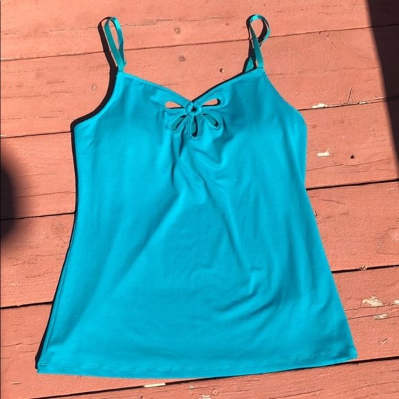 Tops | Fabletics Green Camisole Top Wbuilt In Bra Med | Poshmark